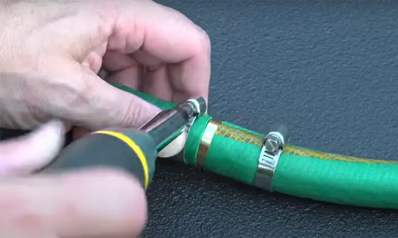 3 Methods to Remove Corrosion From a Garden Hose - GardenProfy