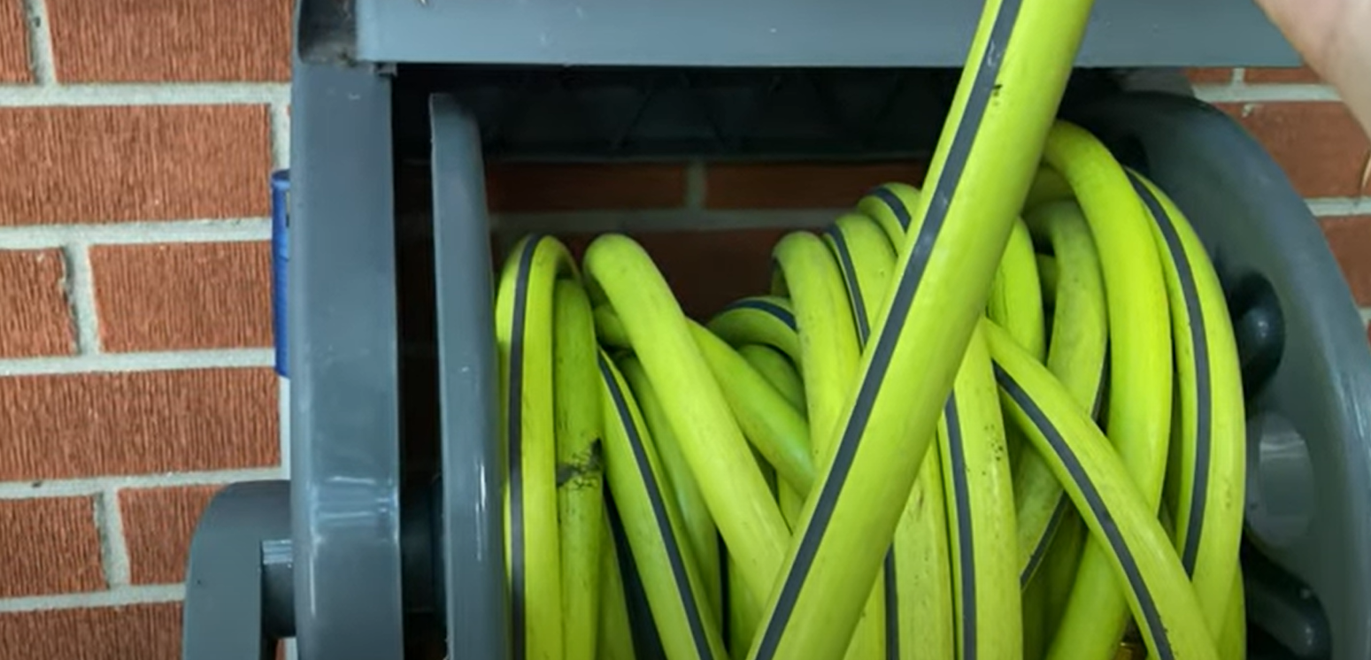 How to Unkink a Garden Hose? - GardenProfy