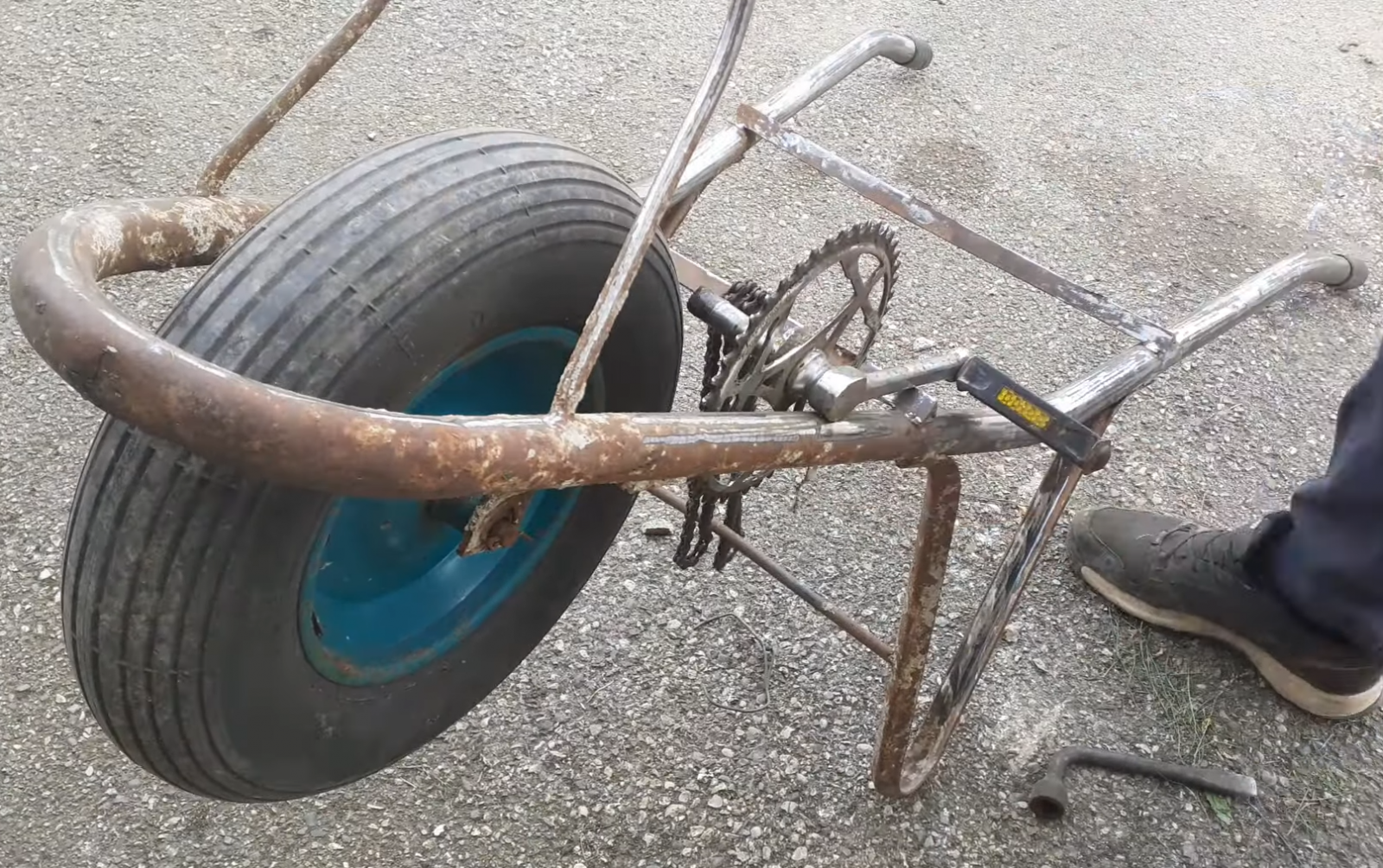 How to Build a Wheelbarrow? - GardenProfy