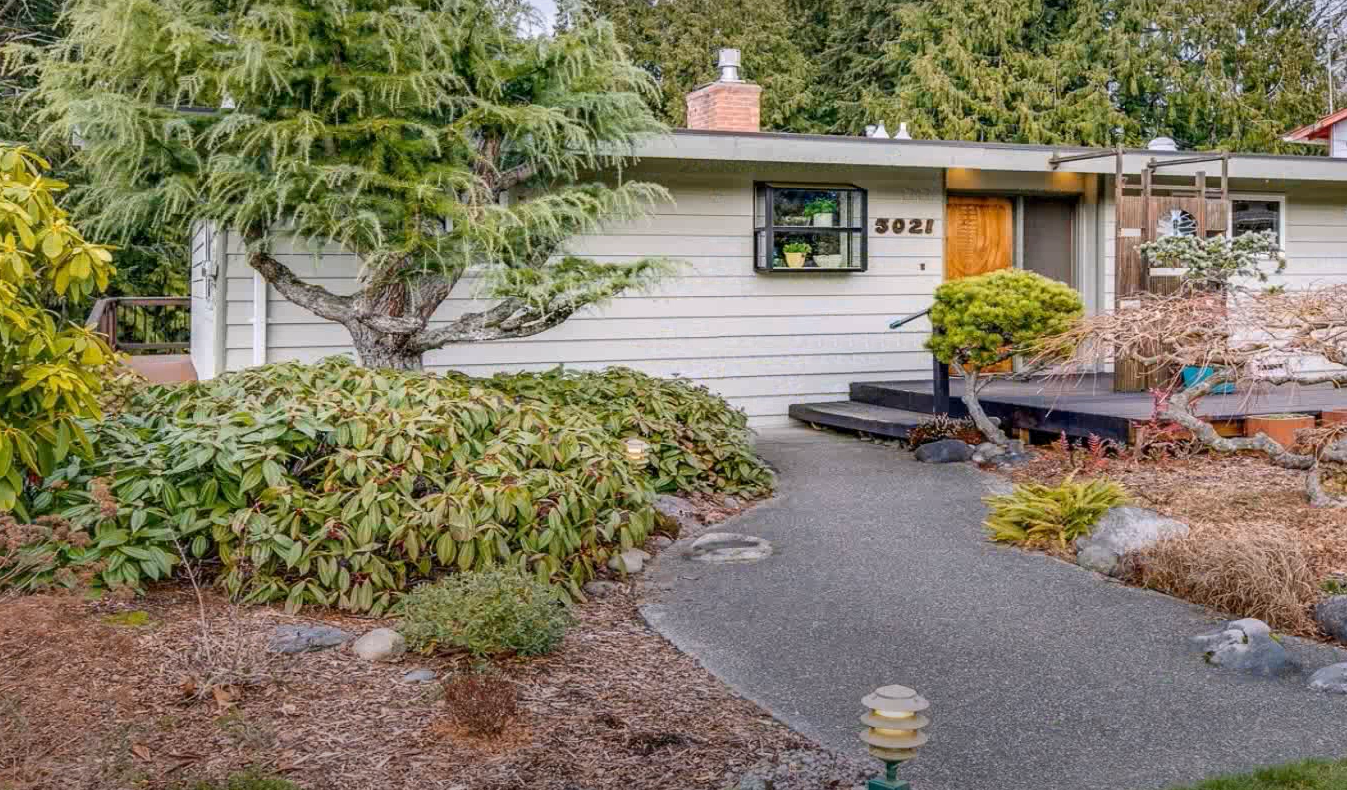 Corner Lot Landscaping Ideas - GardenProfy